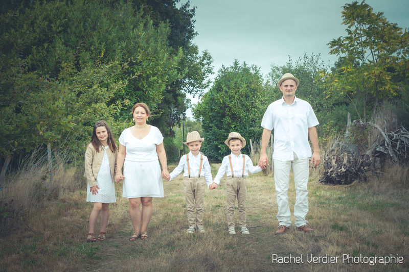 Flavie, Benjamin & leurs enfants - Photographe Portrait Donges | Rachel ...